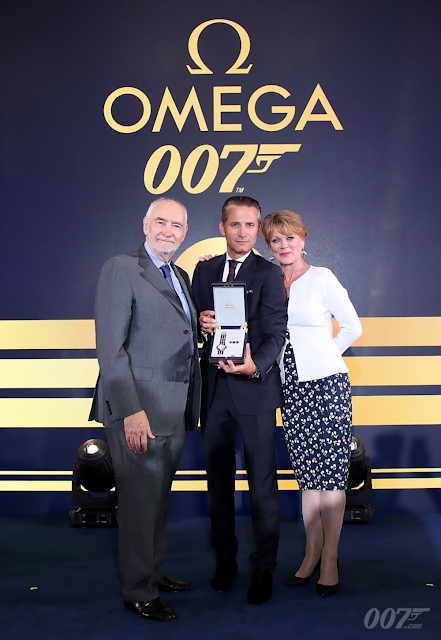 Daniel Craig and Omega’s new watch inspired by Commander Bond - 007 ...