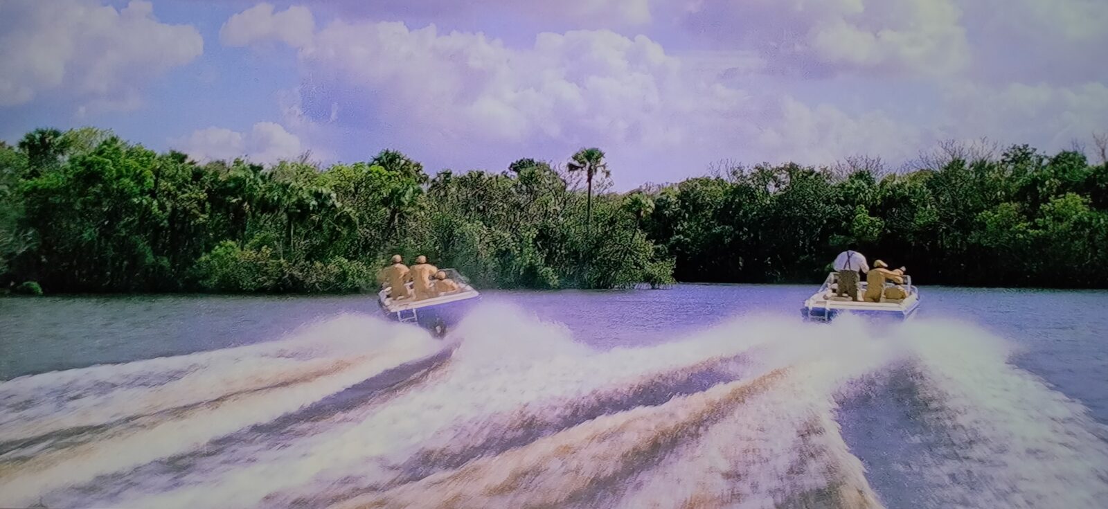 007 Filming location: A start of the boat chase in River Tapirapé in ...