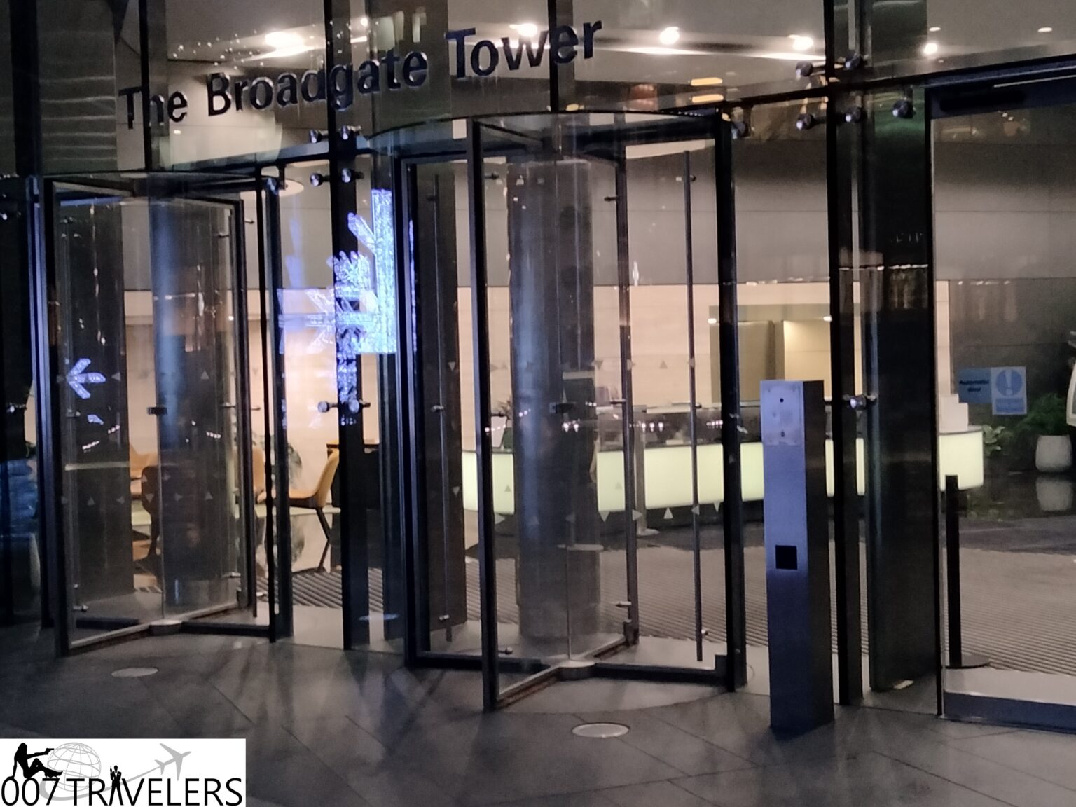 007 Filming location: Skyscraper in Shanghai, China / Skyfall (2012 ...